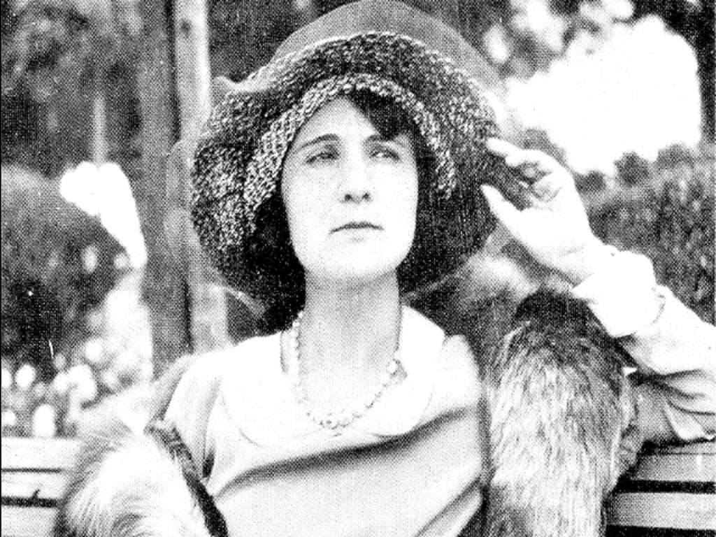 Florbela Espanca: os melhores poemas e as melhores frases