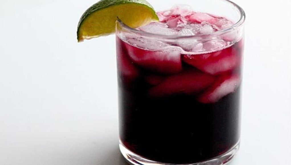 Calimocho, a mistura (mais) improvável de Vinho Tinto e... Coca-Cola