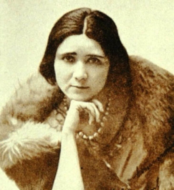 8 dos mais belos poemas de Florbela Espanca