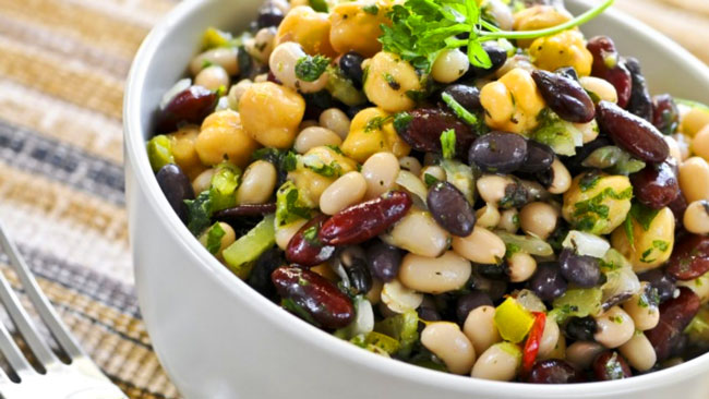 4 saladas de feijão frade nutritivas e que não engordam