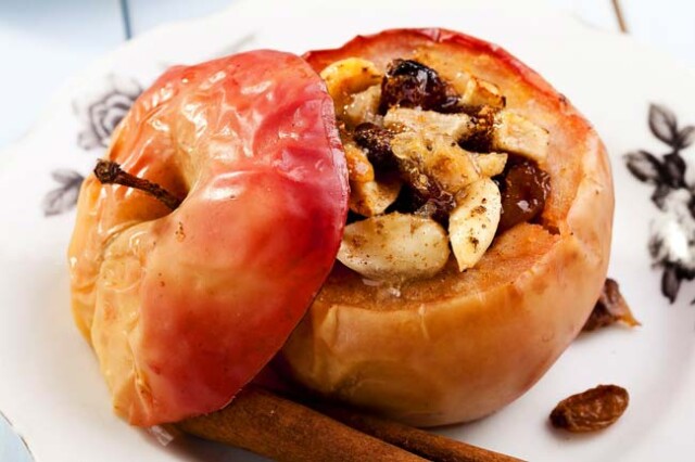 Como fazer maçãs assadas à moda da avó