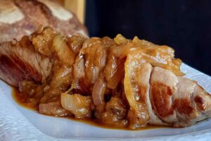 Aprenda a fazer o bife de atum perfeito. Tome nota!