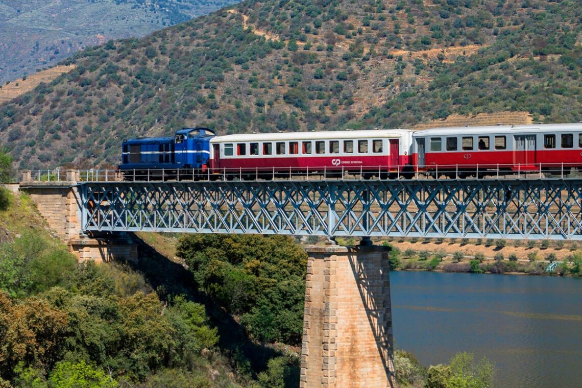 Deslumbrante viagem do Pinhão ao Pocinho, na linha do Douro