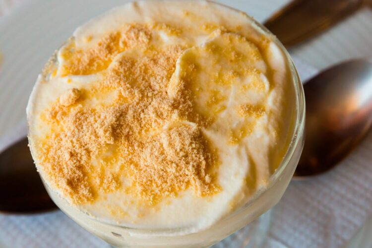 Doce de Bolacha e Leite Condensado (Serradura)