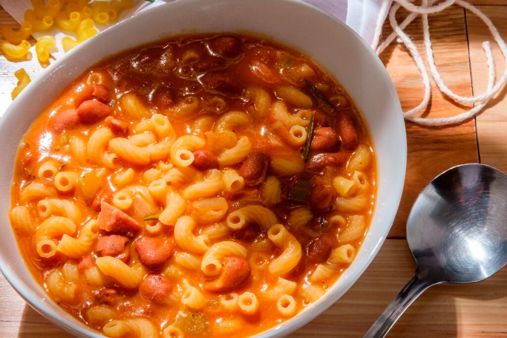 Massa com feijão vermelho
