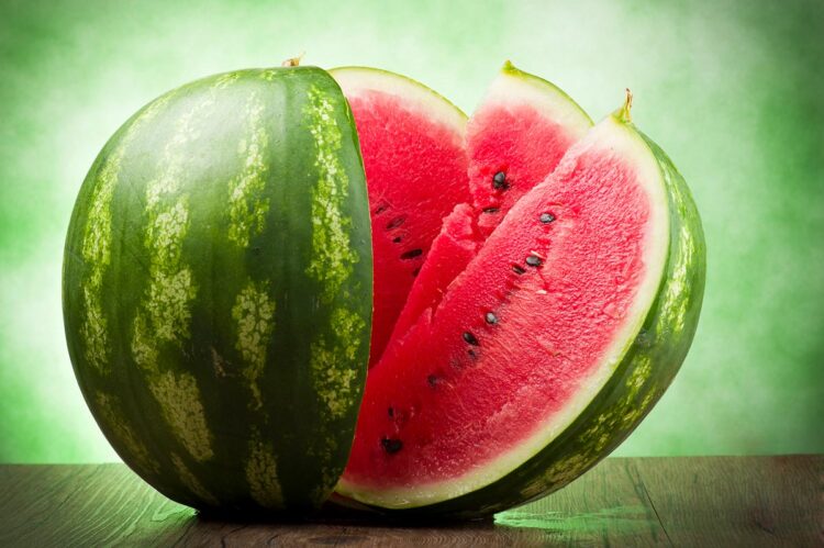 Aprenda a escolher e a conservar melancia por mais tempo