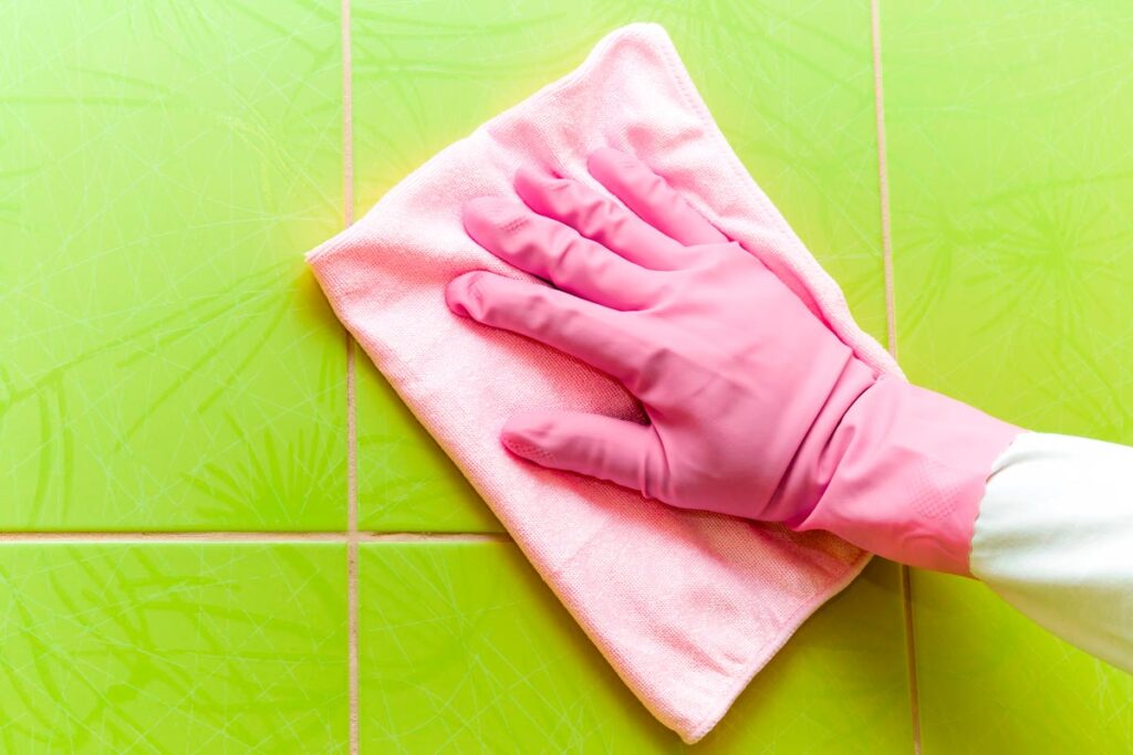 Como limpar as paredes de casa com eficácia