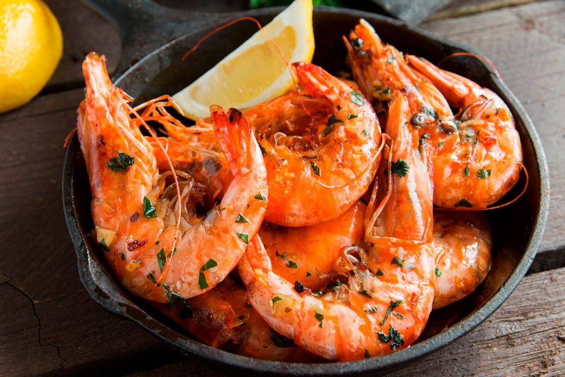 3 receitas de gambas fritas com alho irresistíveis