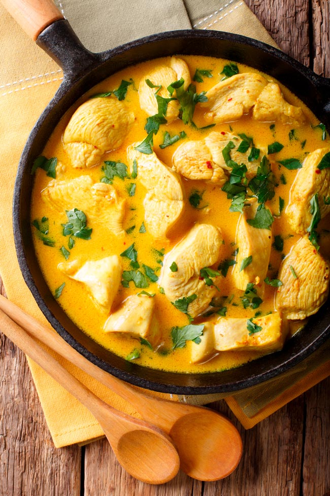 Receita de caril de frango com leite de coco