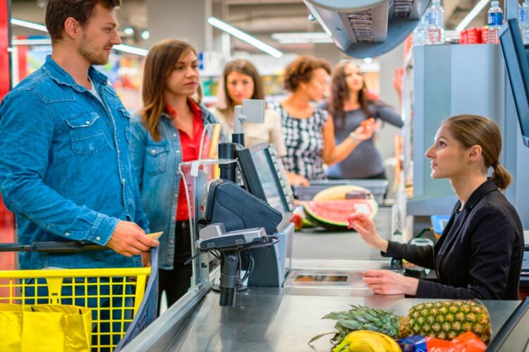 Aprenda a escolher sempre a fila mais rápida no supermercado